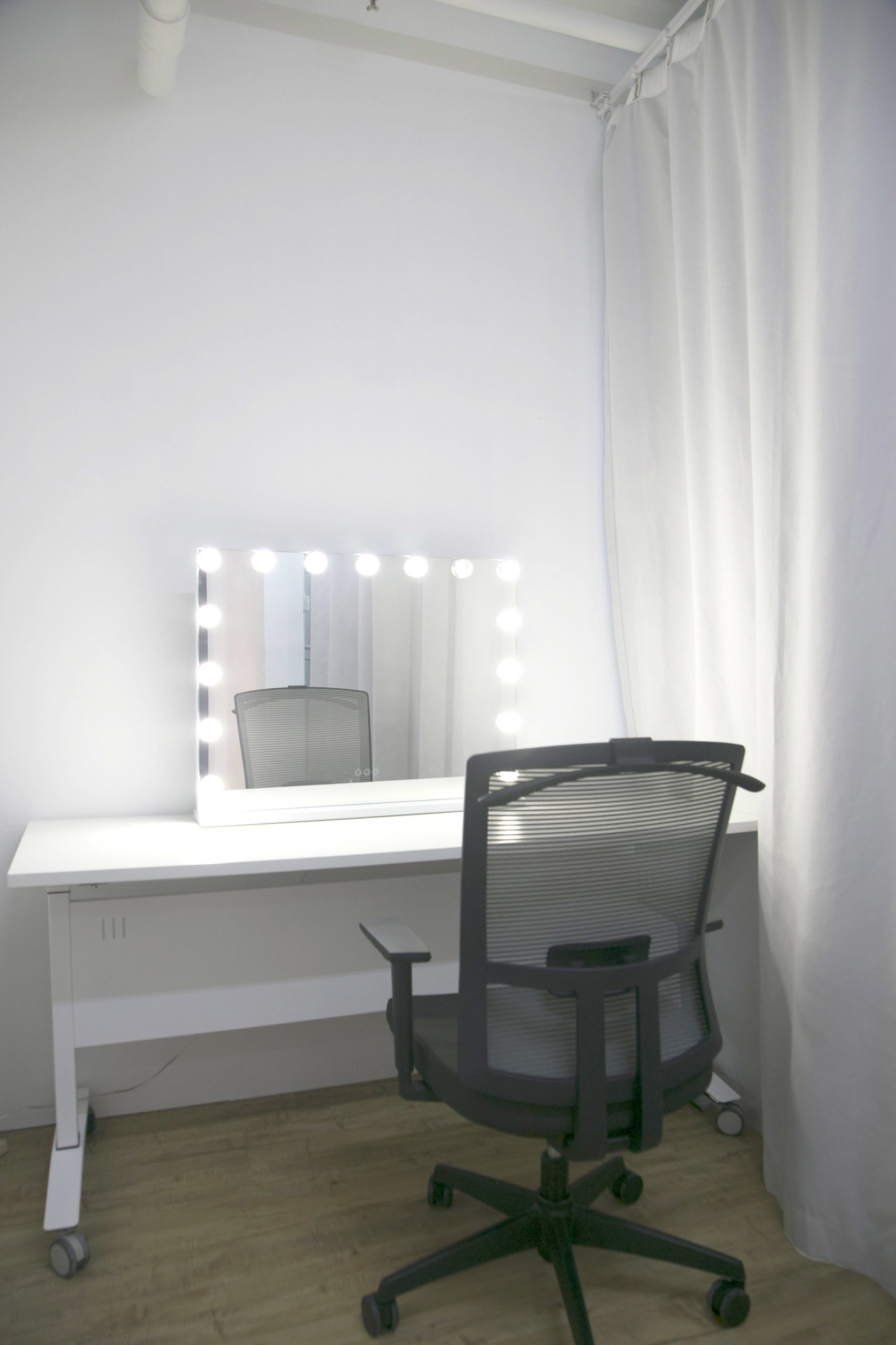 Photo/shooting studios Amphi Studios – 拍攝工作間場地租用 – AMPHI STUDIOS